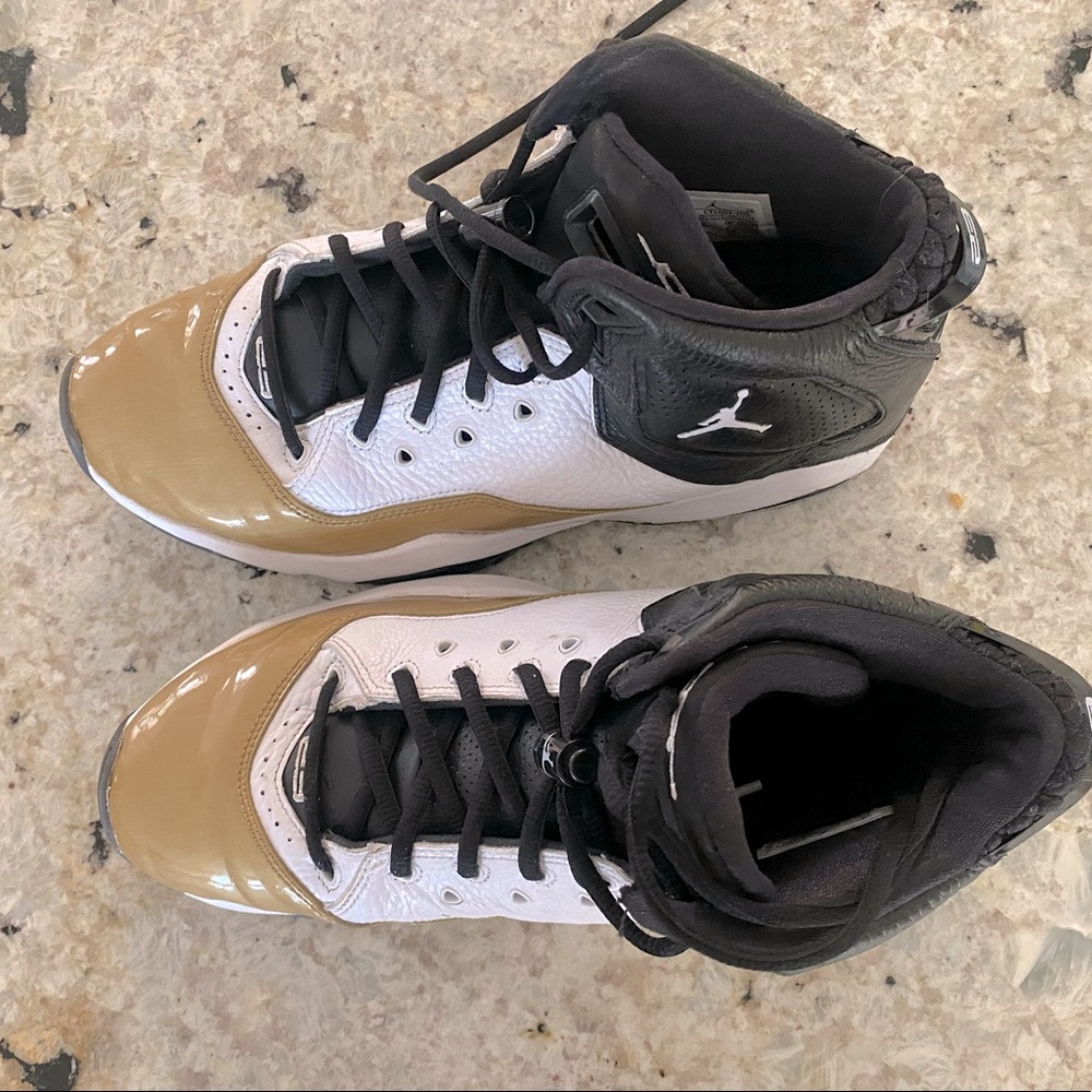 Air Jordan B’loyal White/Black/Metallic - Gem